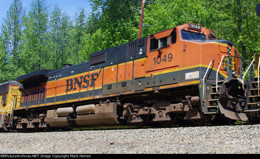 BNSF 1049